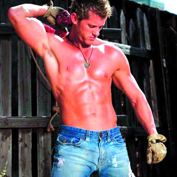 Thunderstruck! Sexy male revue heads to Southwest Florida Thursday ...